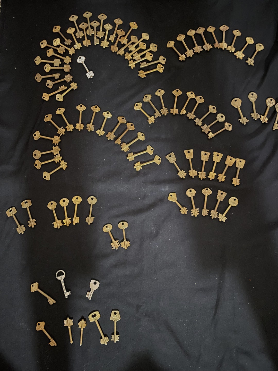 Lot of 91 Skeleton Keys Plus Free One Free Shipping - Etsy