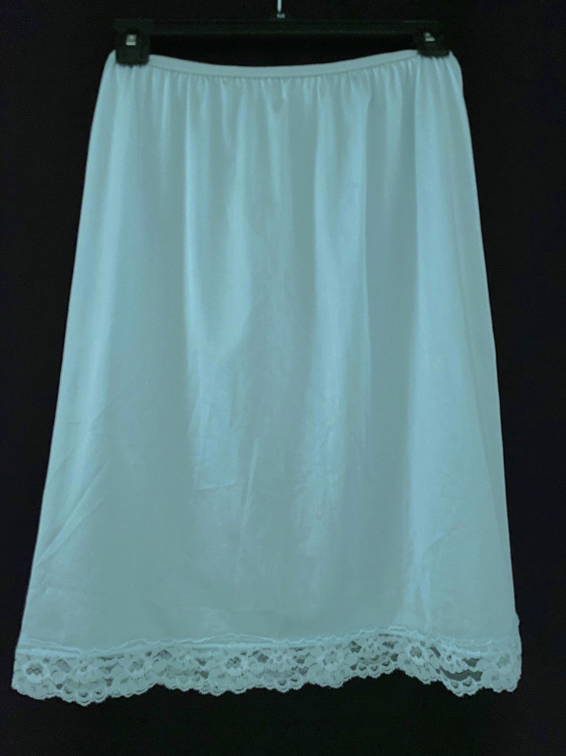 Vintage Unbranded Pale Pastel Blue Half Slip With Beautiful Lace Trim ...