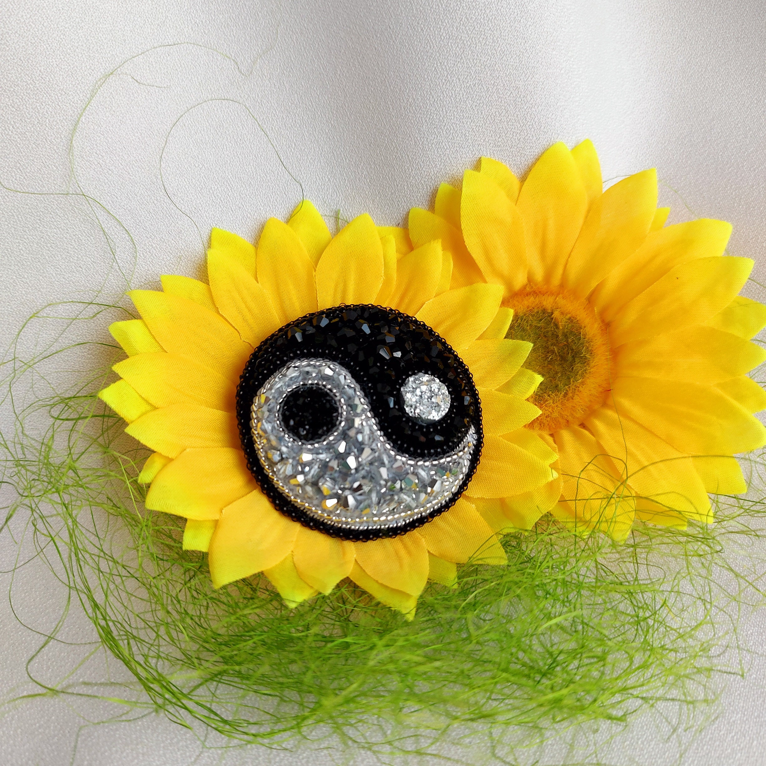 Brooch Embroidered With Beads and Crystals yin Yang - Etsy