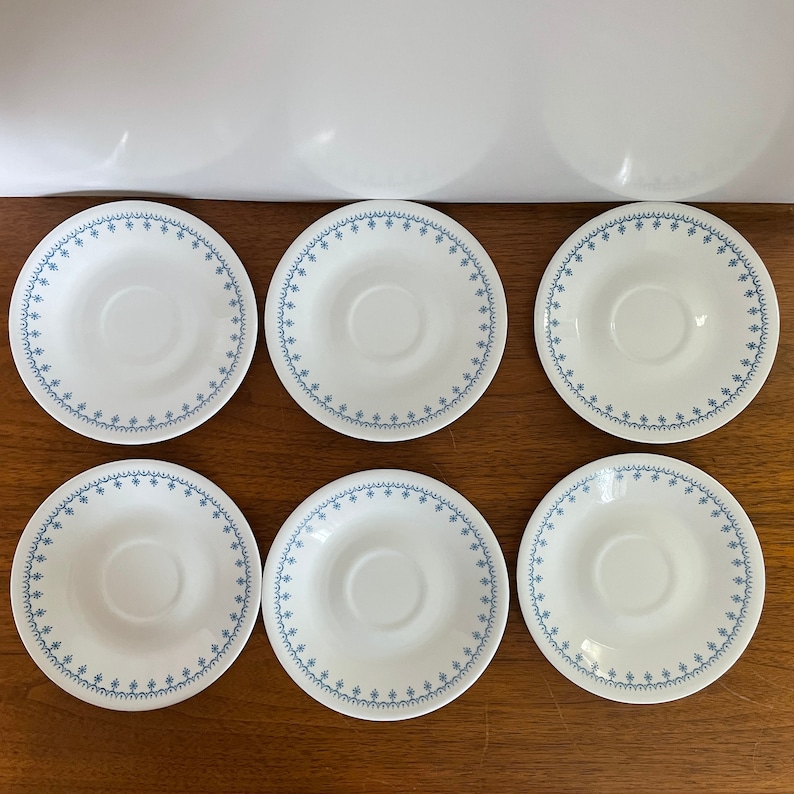 Vintage Corelle Blue Snowflake || Blue Snowflake Small Plates ...