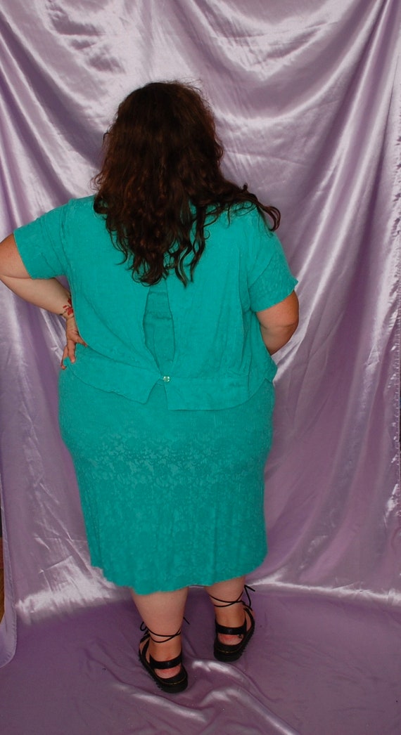 1990s Plus-Size Miss Honey Looks // Jade Green Floral… - Gem