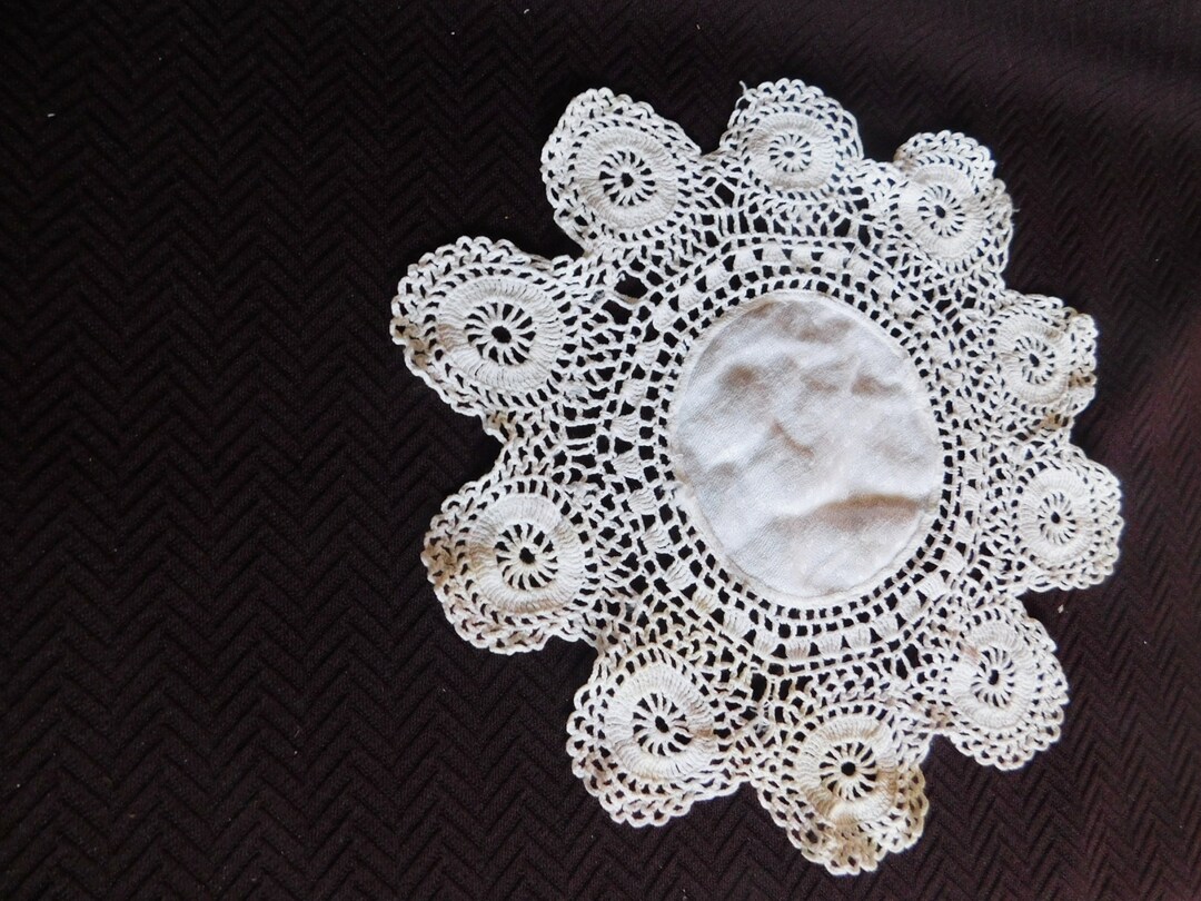 Vintage 10 Point Circle Crocheted Doily With Linen Center - Etsy