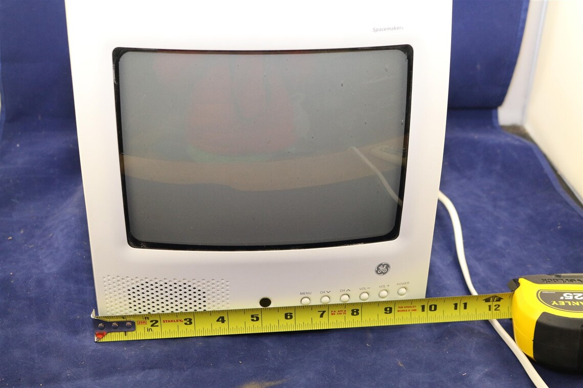 GE Spacemaker 9 Small CRT Tube TV White Vintage | Etsy