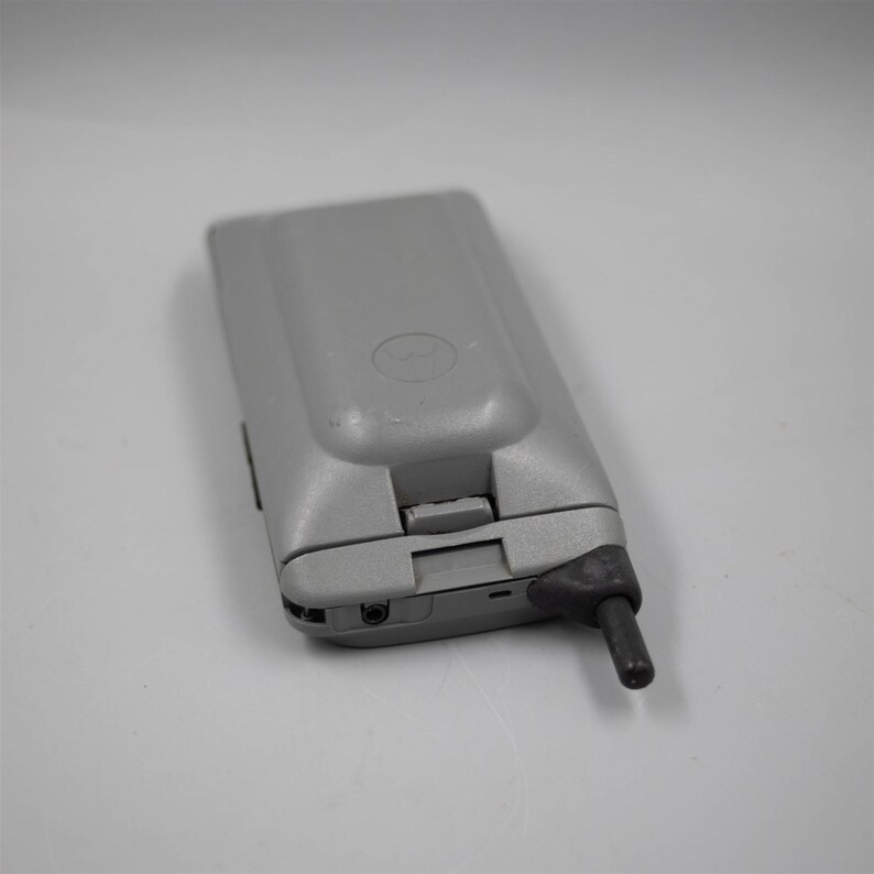 Motorola Micro Tac Elite Flip Brick Cell Phone Pull Out Antenna Vintage ...