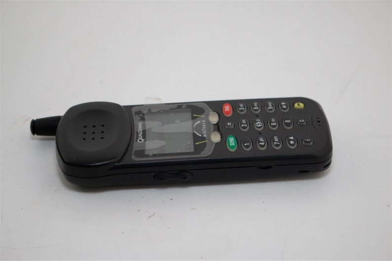 Vintage 1999 Qualcomm Thin Compact Candy Bar Cell Phone Pull Out ...