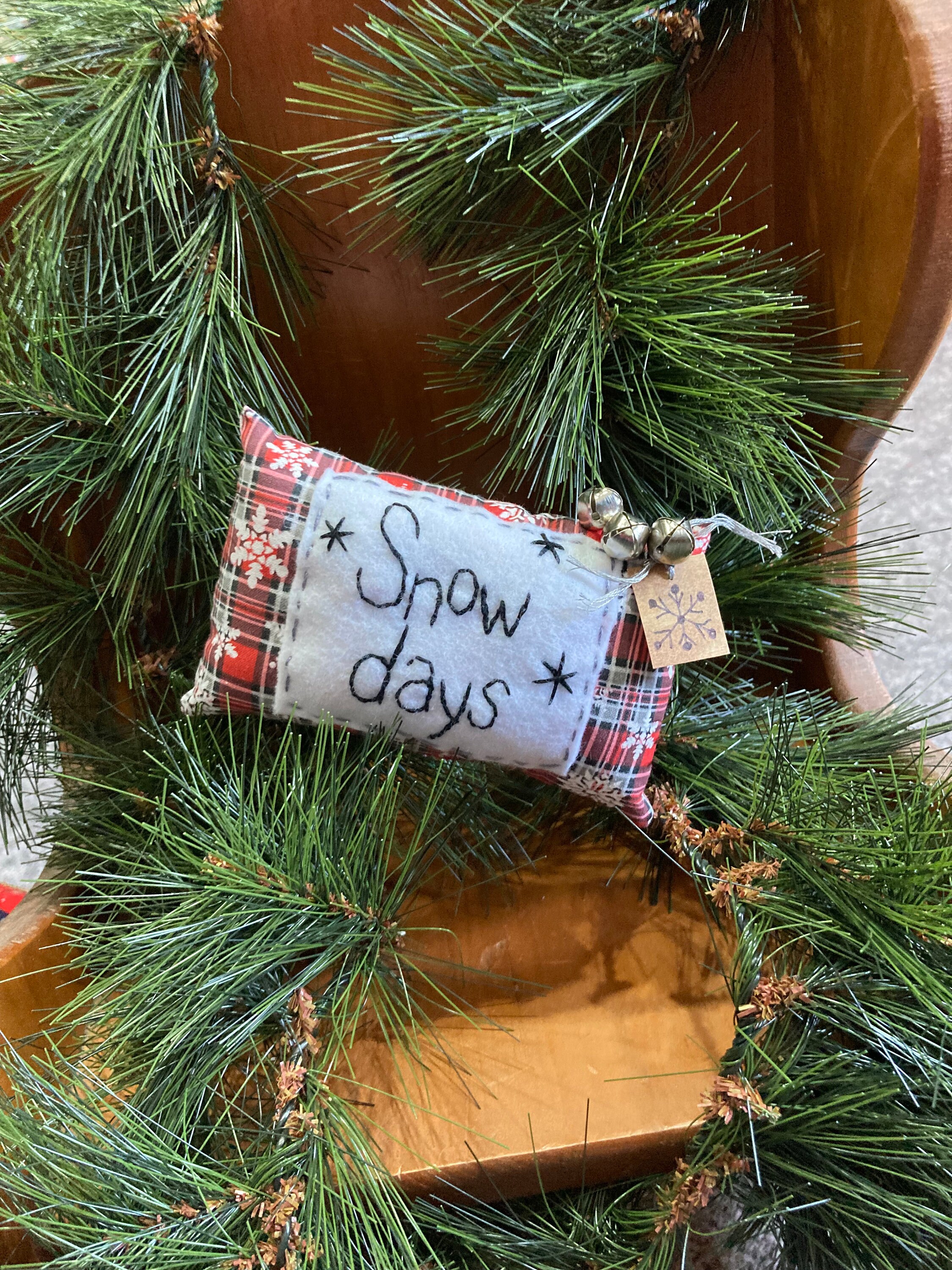 Primitive “SNOW DAYS” Winter Pillow Tuck, Christmas Bowl Filler, Ornie ...