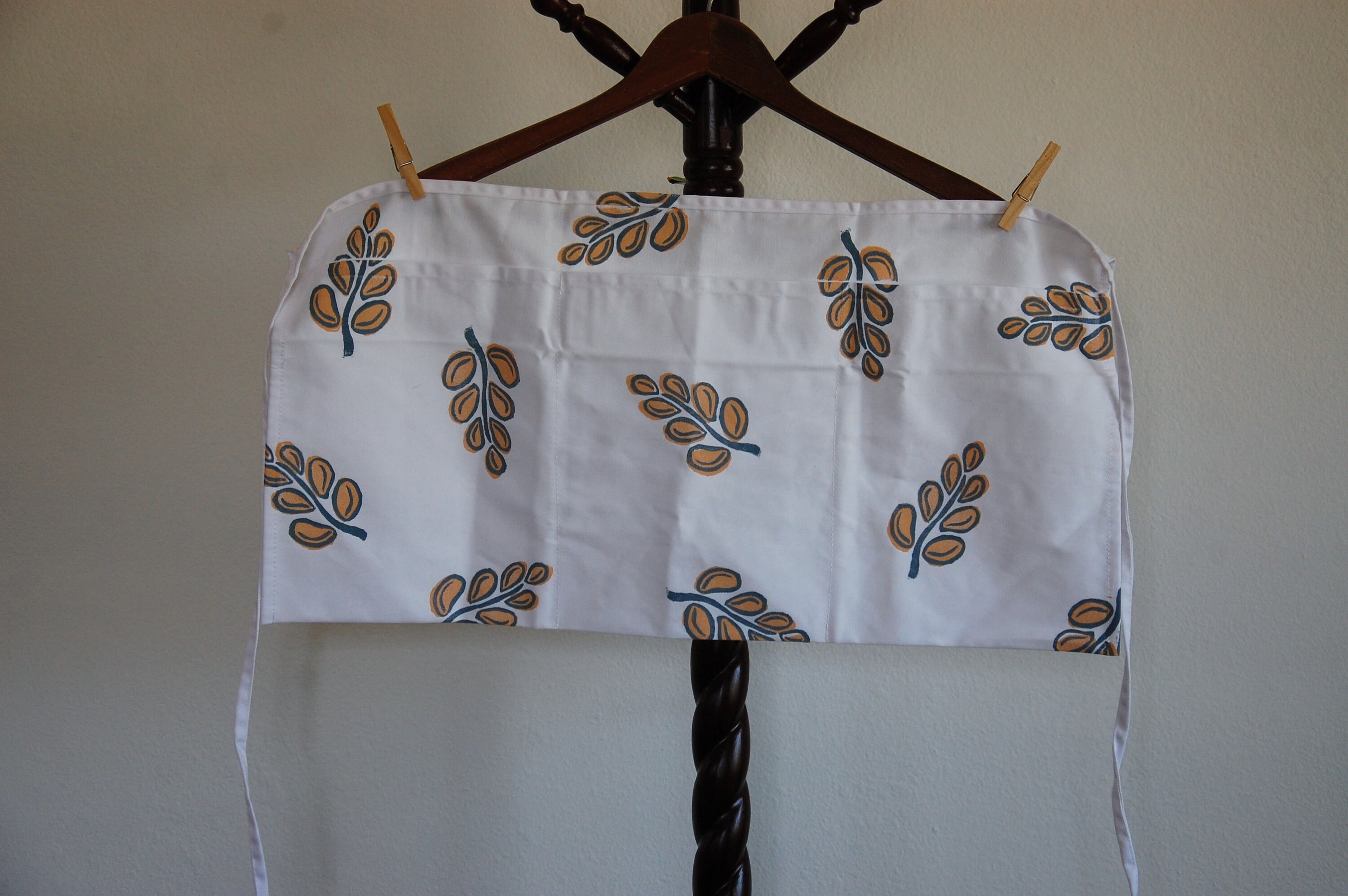 Block Print Pattern Design Apron // 3 Pocket Waist Apron // | Etsy