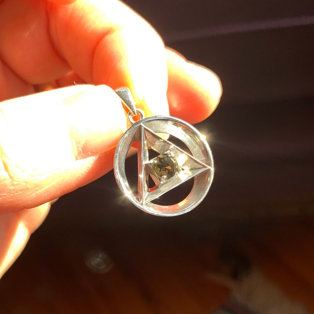 Moldavite Pendant faceted Pyramid/circle Medallion Healing Crystal - Etsy