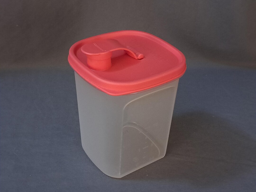 Tupperware 1-QT SLIM LINE Square Round Pitcher With Pouring Spout on ...