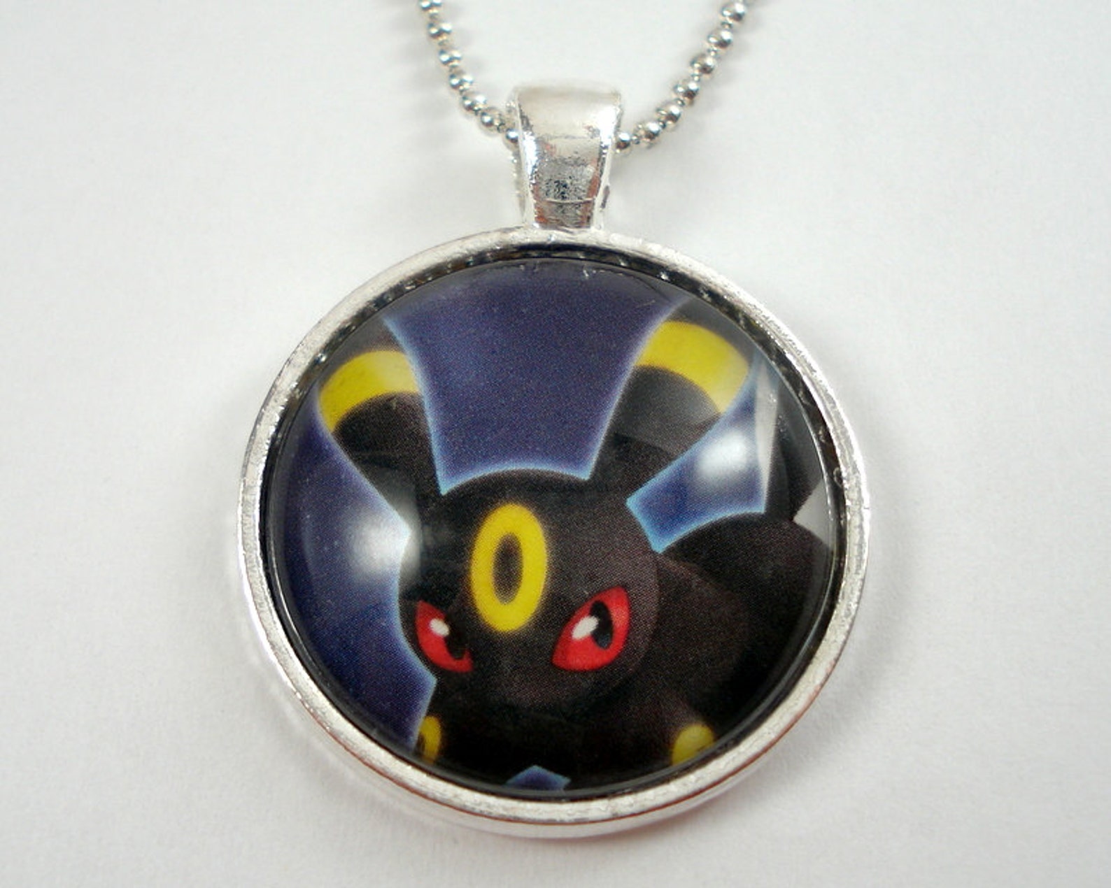 Umbreon Pokemon Necklace OR Keychain Upcycled Pokemon Card | Etsy
