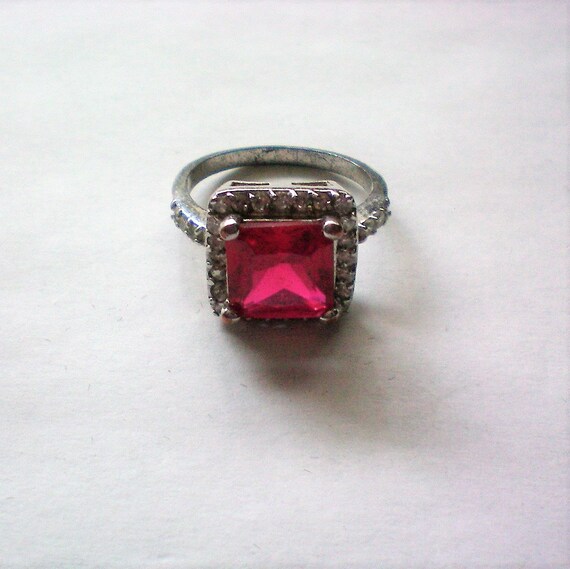 Ruby Red Glass and Rhinestone Statement Ring - 6636 - Gem