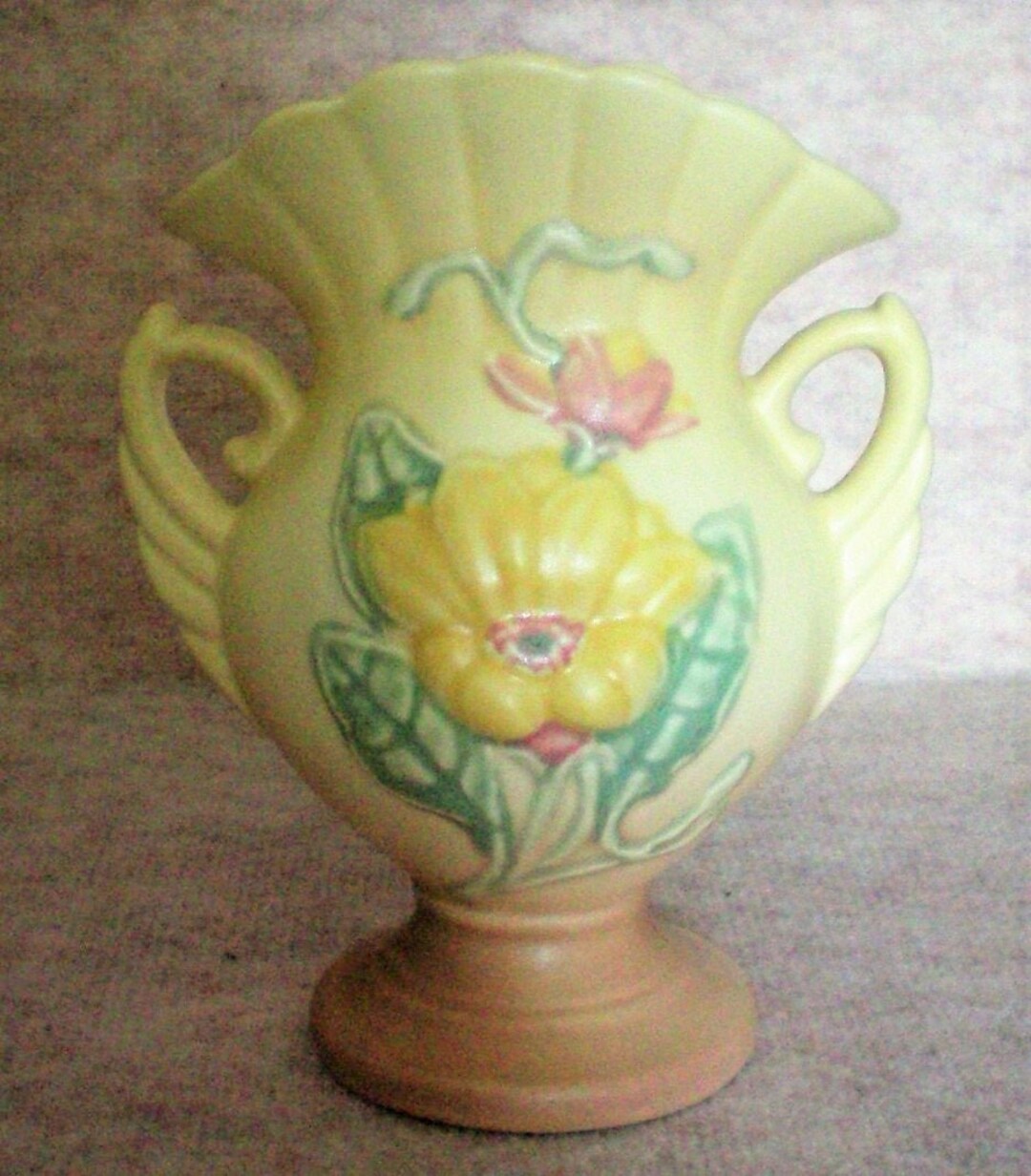 Hull Art Pottery Double Handled Fan Vase - 6468 - Etsy