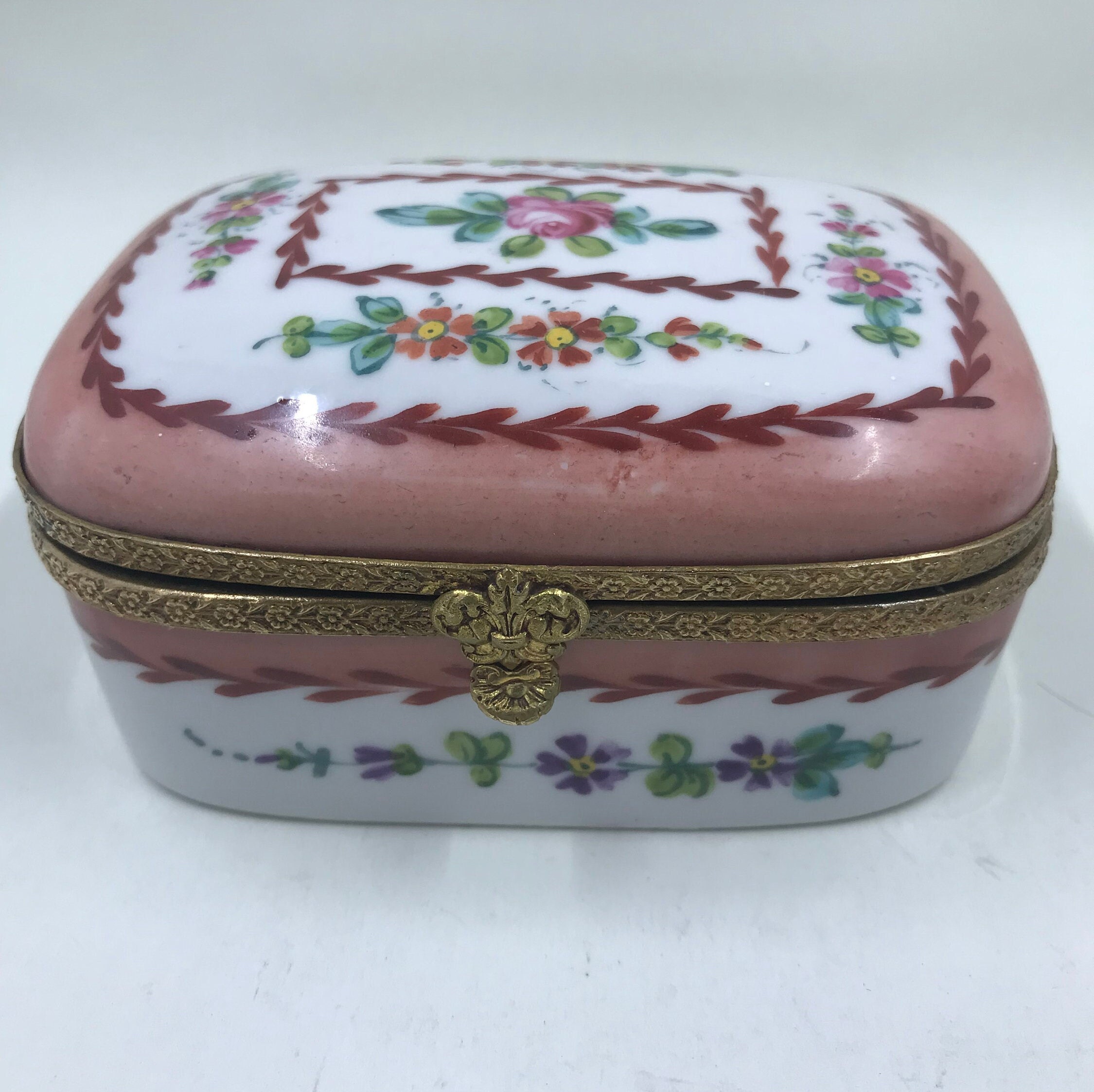 Vintage Ceramic Trinket Boxes White Boxes with Lids or Dollhouse ...