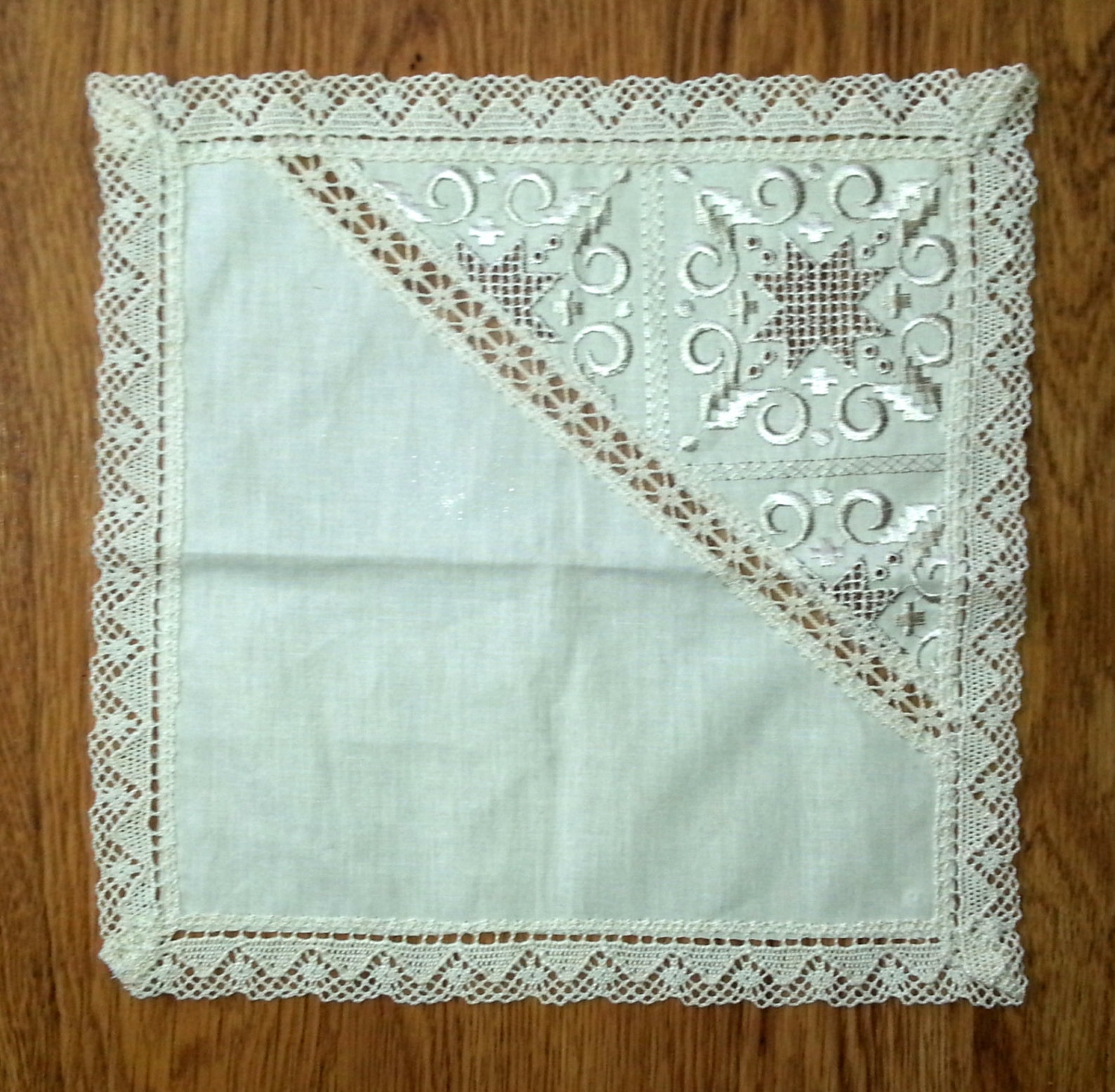 Small Tablet Very Well Done Scandinavian Hand Lace and Embroidered on ...