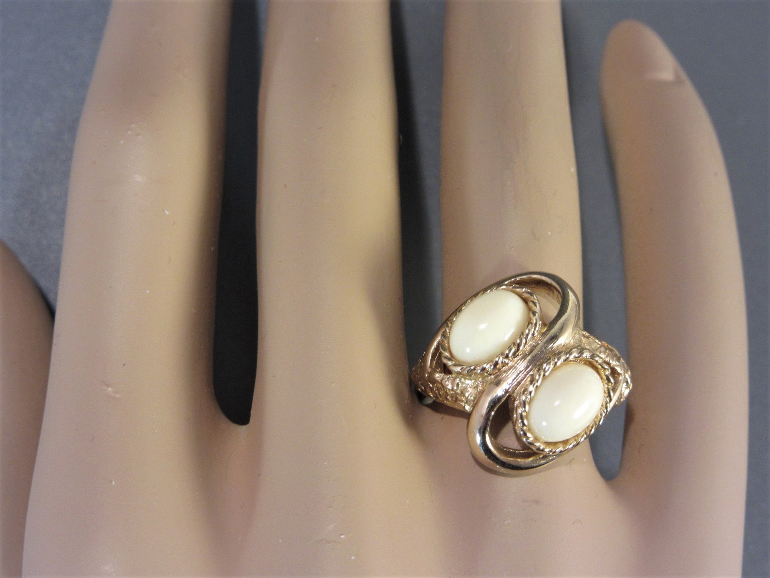 Sarah Coventry Ring Satin Sands Vintage 70s - Etsy