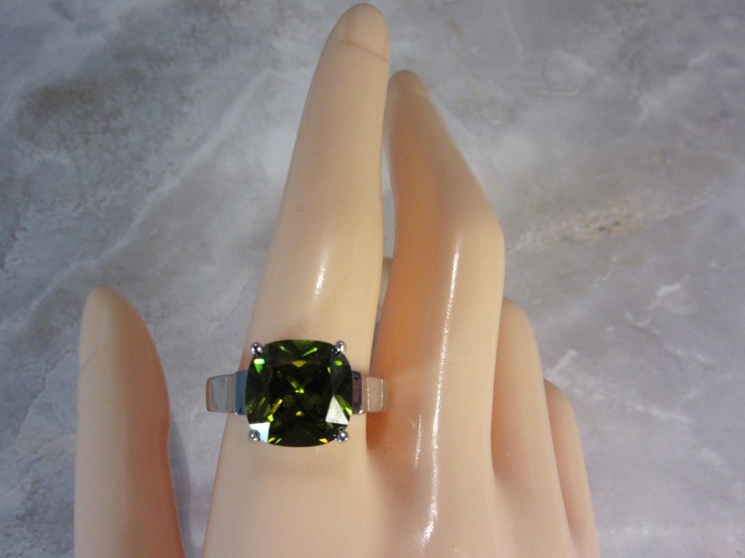 Vintage Olive Green Crystal Solitaire Ring - Etsy