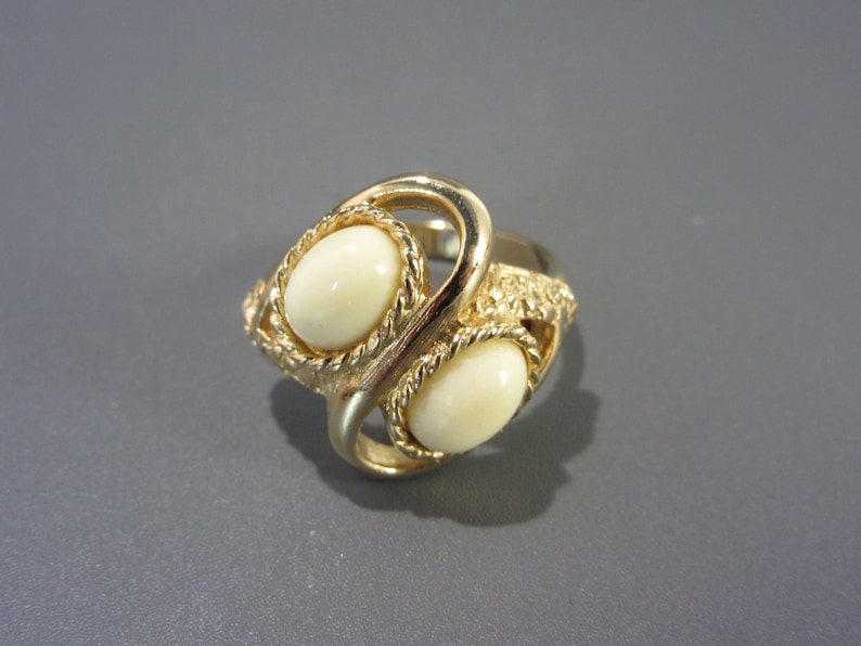 Sarah Coventry Ring Satin Sands Vintage 70s - Etsy