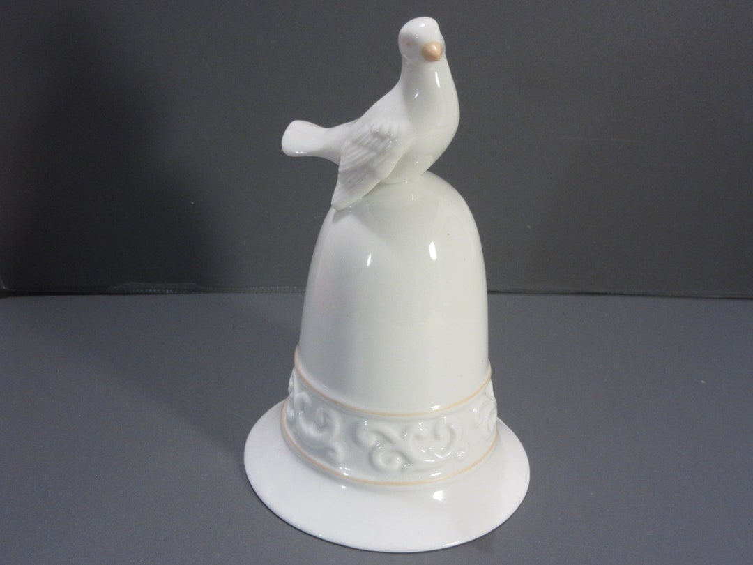Vintage 1981 Avon Bell With Dove, Tapestry Collection - Etsy
