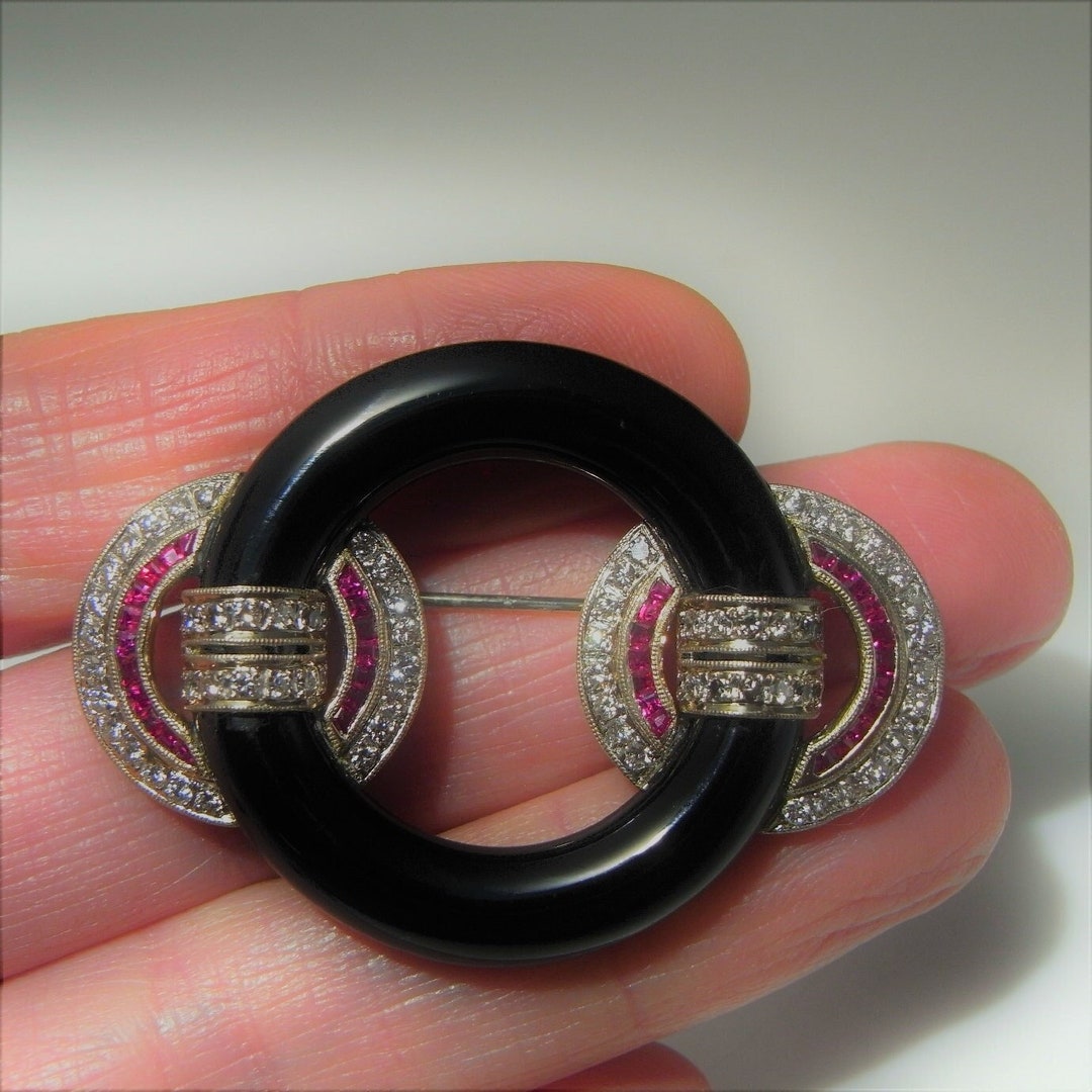 Art Deco 1930s Ruby Diamond Onyx Brooch Pin 18K White Gold Knot Circle ...