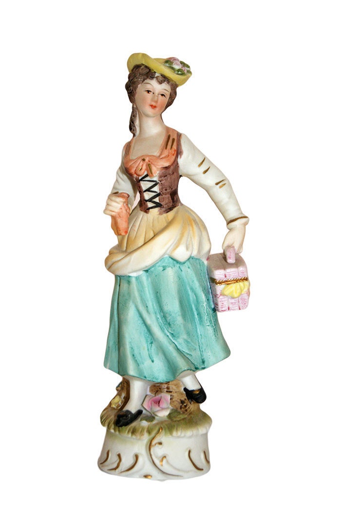 Porcelain Figurines - Set of 2 - Etsy