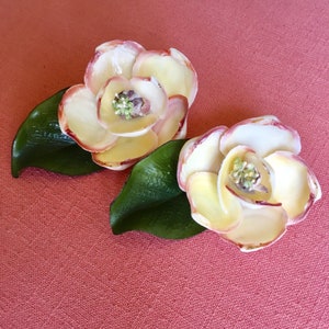 Hand Made Shell Magnolia Flower of Seashells - Etsy