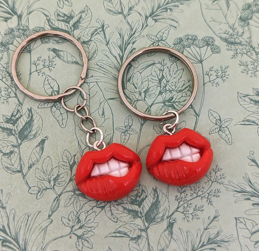 Retro Lips Keychain, Red Lipstick Lover Gifts, Gifts for Teen, Teen ...