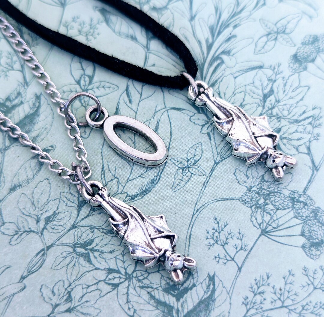 Hanging Bat Necklace, Gothic Bat Jewellery, Cute Bat Gothic Gifts ...