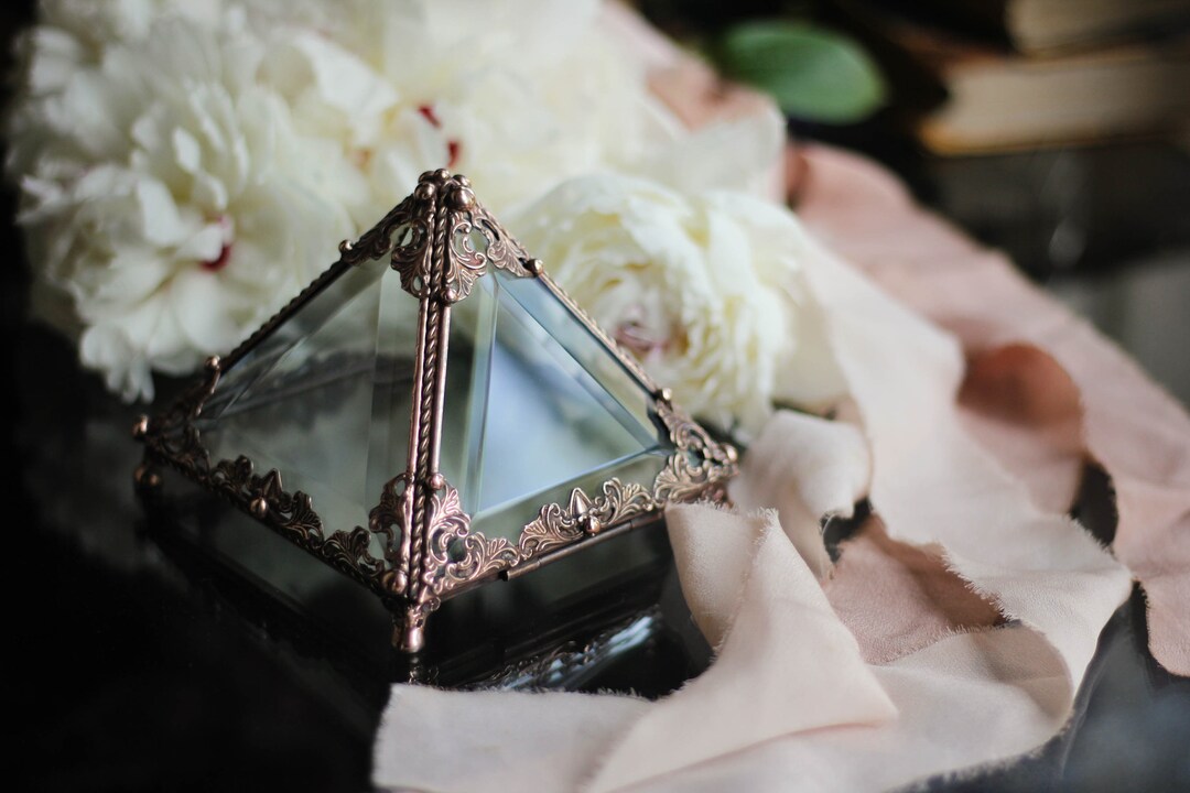 Big Pyramid Glass Box, Glass Casket, Geometric Box, Geometric Glass Box ...