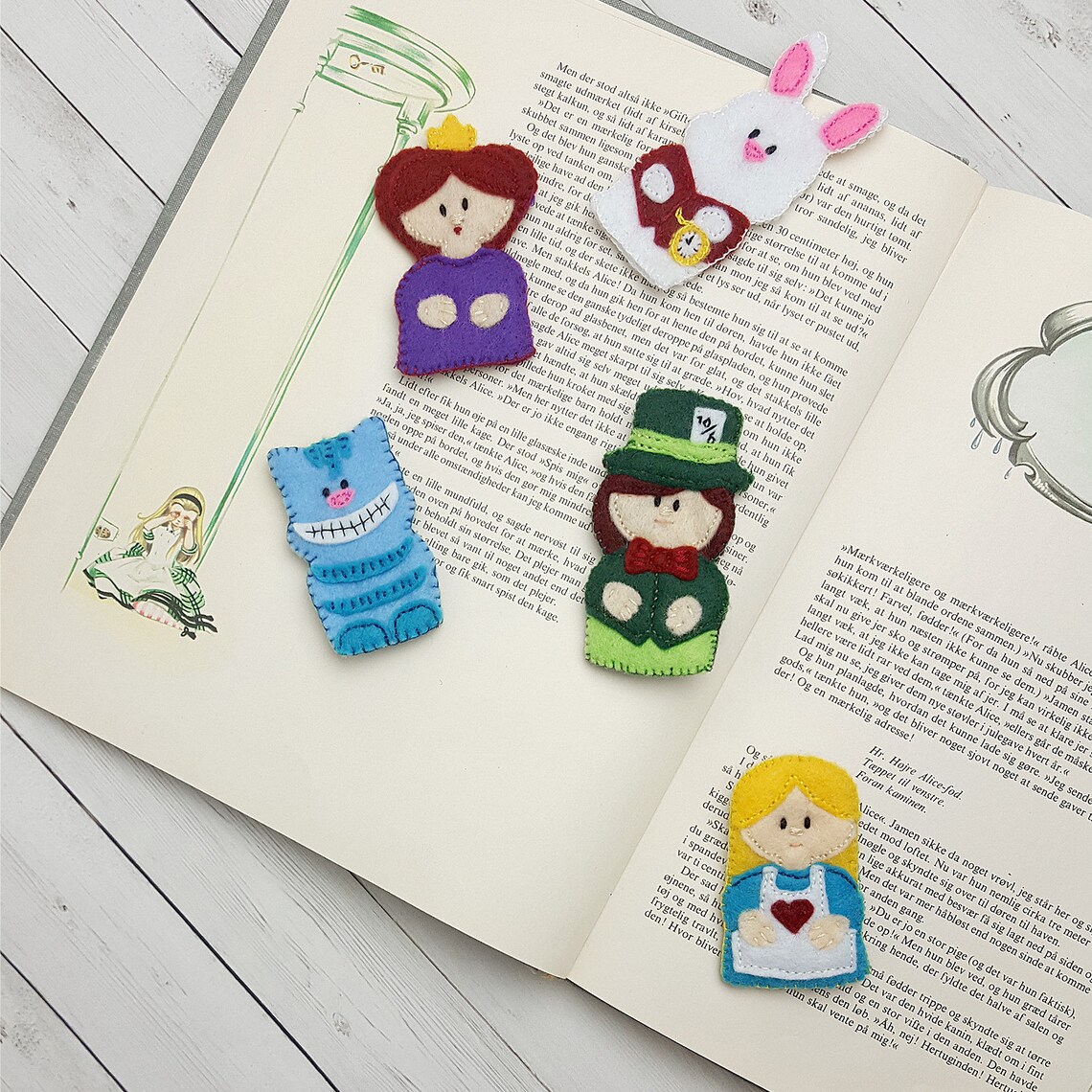 Alice in Wonderland Finger Puppets Pdf Pattern: Alice White - Etsy Denmark