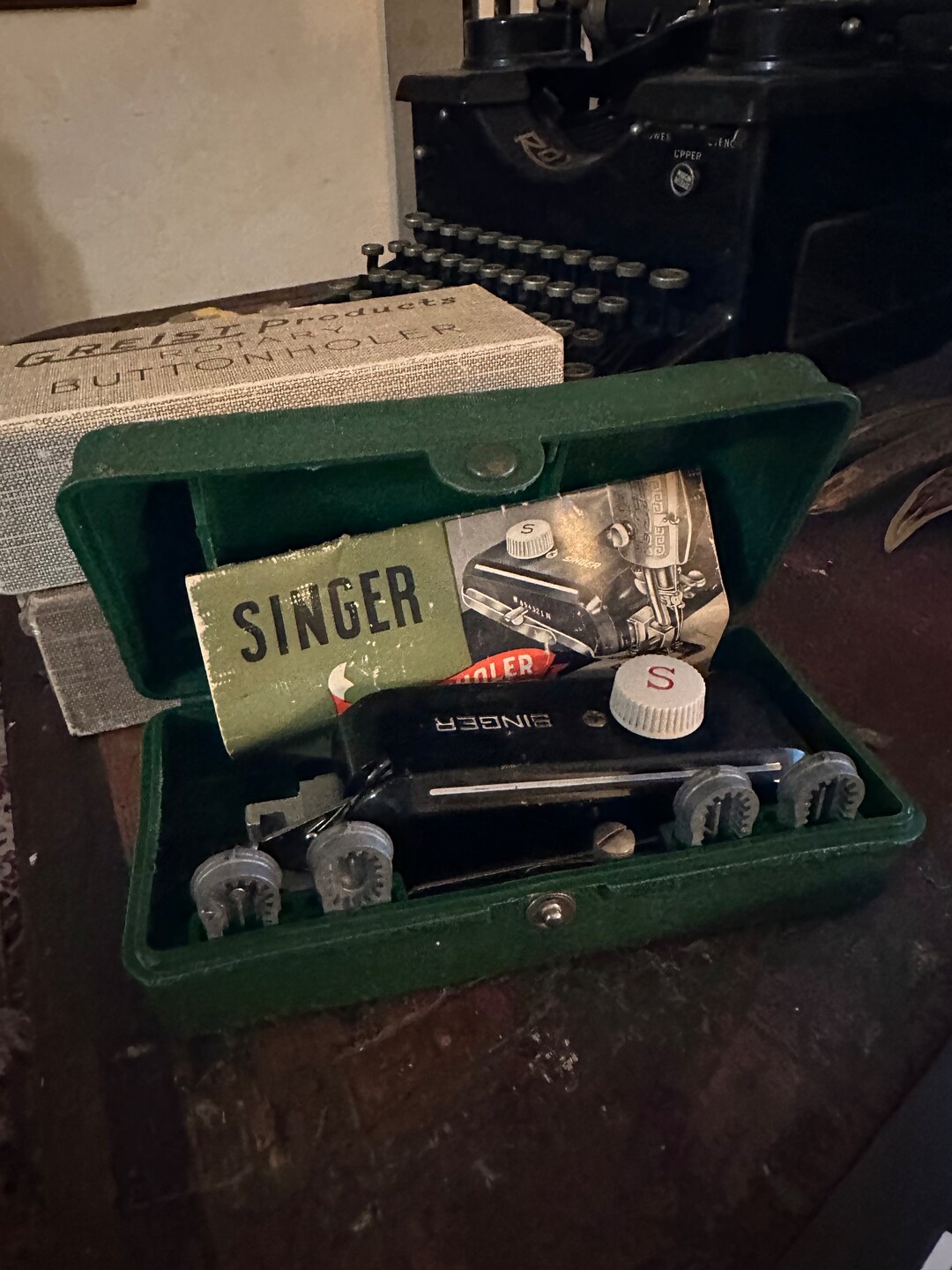 Singer Sewing Machine Buttonhole Attachment No160506 Singer Buttonholer ...