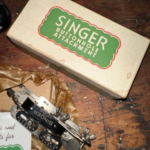 Antique SINGER BUTTONHOLE Attachment 121795 Complete, Booklet, Open Box ...