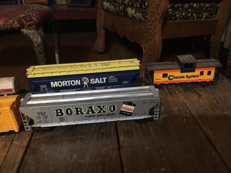 Vintage HO Scale Tyco Mantua Chessie System C&O 1102 Diesel Locomotive ...