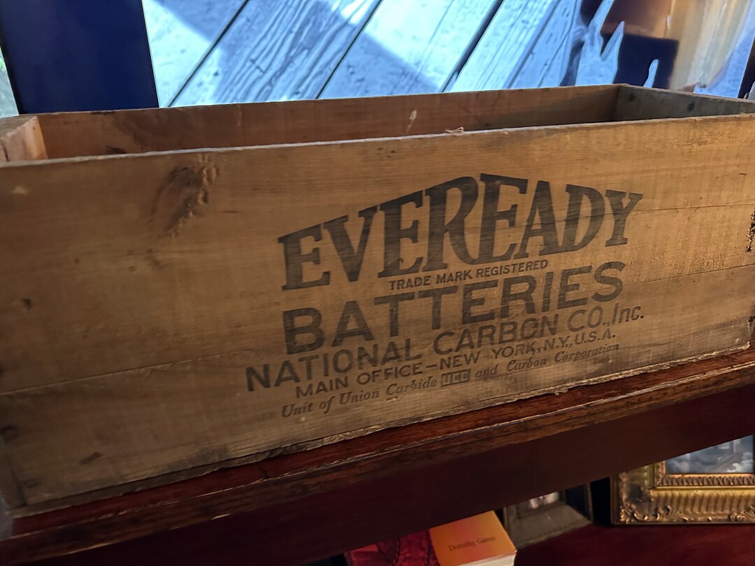Antique Eveready Batteries Wood Crate Wooden Box National Carbon Co ...