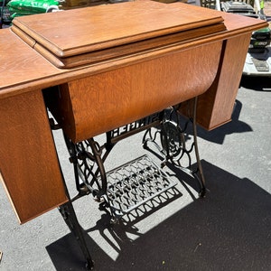 Singer Mfg Co Sewing Machine, Table and Stand, Very Solid, Great Old ...
