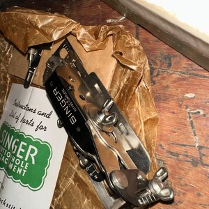 Antique SINGER BUTTONHOLE Attachment 121795 Complete - Etsy