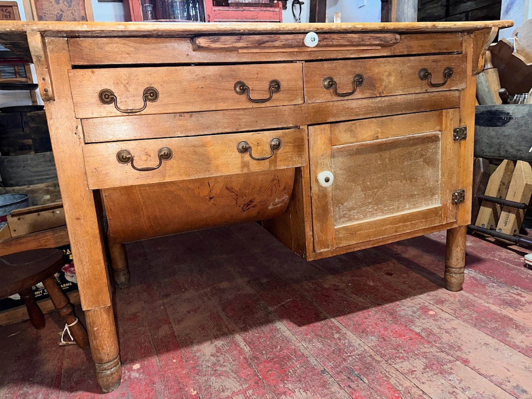 Beautiful Antique Possum Belly Bakers Table, Original Finish, Cutting ...