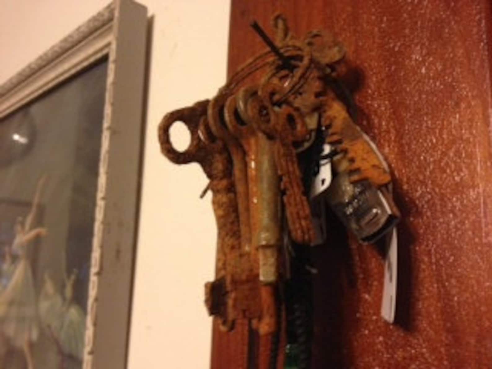 Antique Rusty Keys Various Types/styles Listing is for One - Etsy