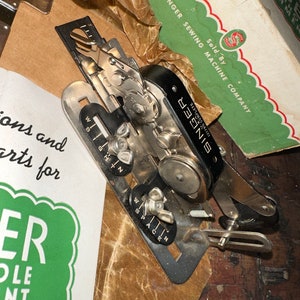 Antique SINGER BUTTONHOLE Attachment #121795 Complete, Booklet, Open ...