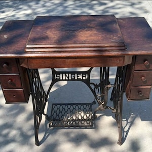 Singer Mfg Co Sewing Machine, Table and Stand, Very Solid, Great Old ...