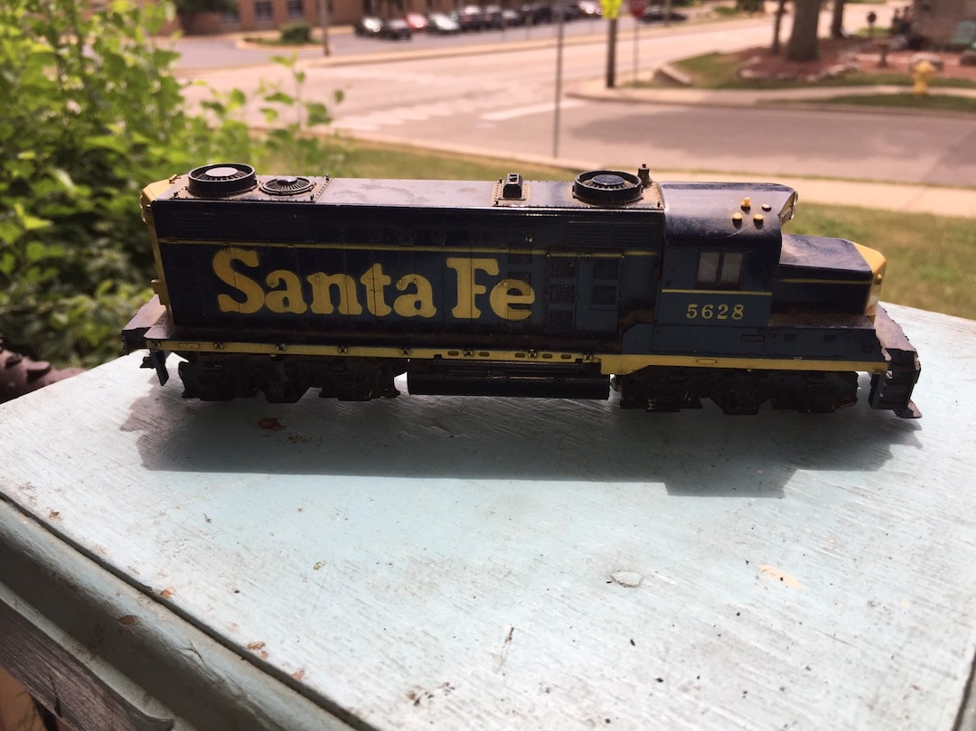 Santa Fe HO Scale Train Engine - Etsy