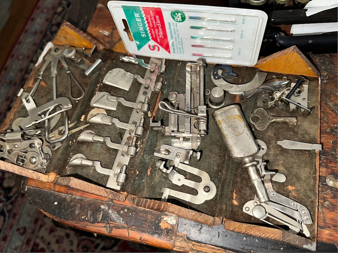 Antique Singer Puzzle Box Assorted Attachments and Bobbin Accessory Kit ...