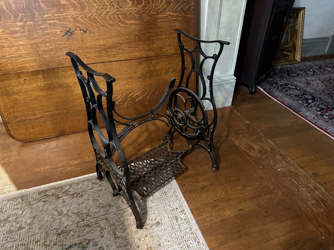 Antique Eldridge Mfg Co. Sewing Machine Cast Iron Base Only, Great ...