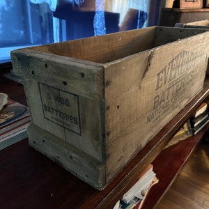 Antique Eveready Batteries Wood Crate Wooden Box National Carbon Co ...