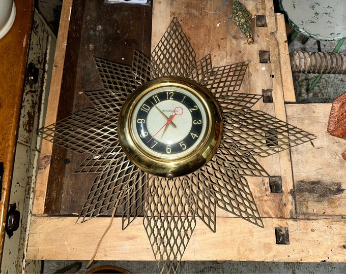 Retro Atomic Mid-century Starburst Electric Lighted Wall Clock Master ...