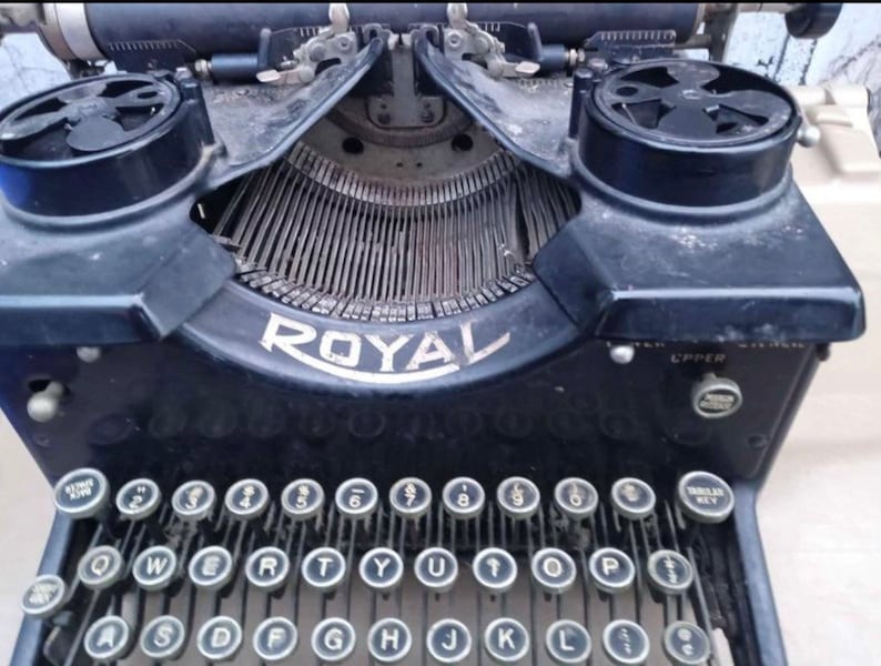 Antique 1930's Royal Typewriter Number 10, Needs Work, Black Glass Keys ...
