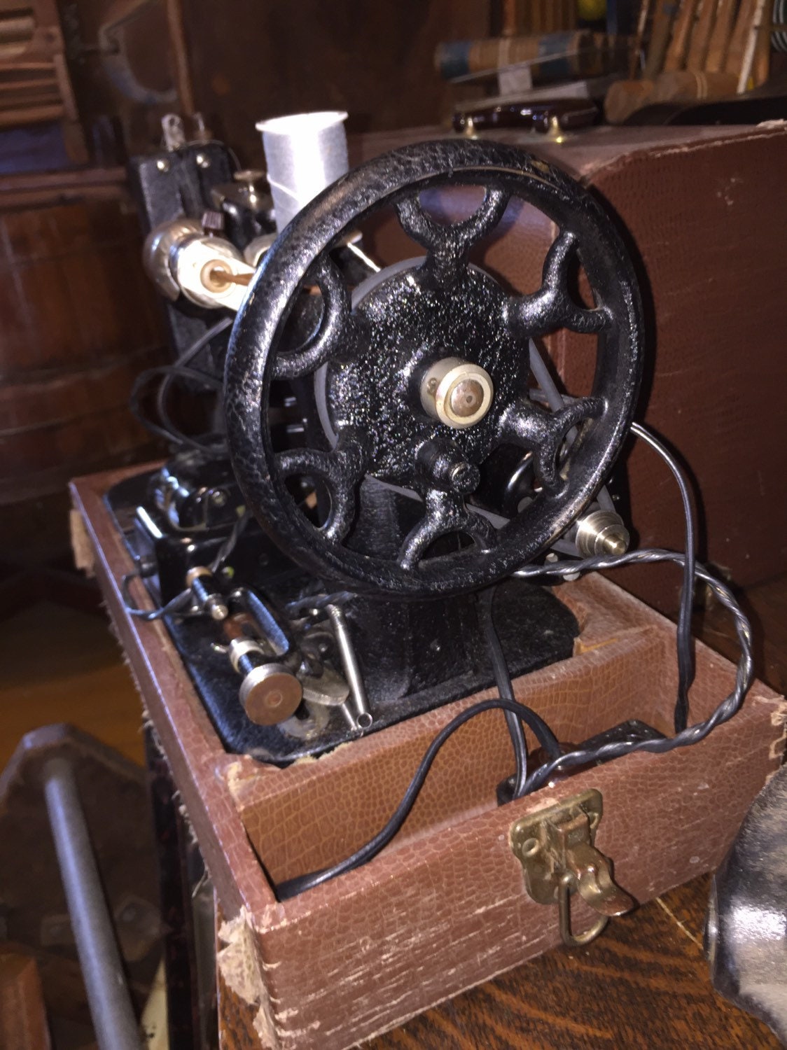 New Home Shuttle Sewing Machine, Very Solid, Great Old Time Look, Just ...