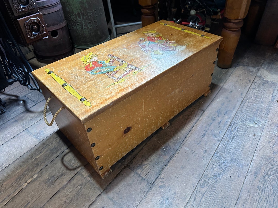 Vintage Toy Box Trunk, Wood, Chest, Usable Storage, Great for Childrens ...
