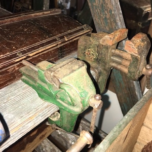 Small Table Top Vice, They Are for Tool Shops and Can Be Mounted on ...