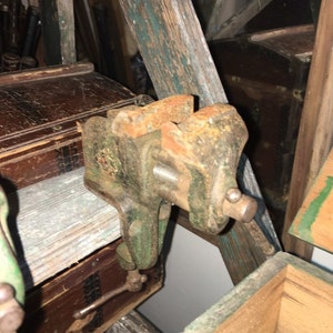 Small Table Top Vice, They Are for Tool Shops and Can Be Mounted on ...