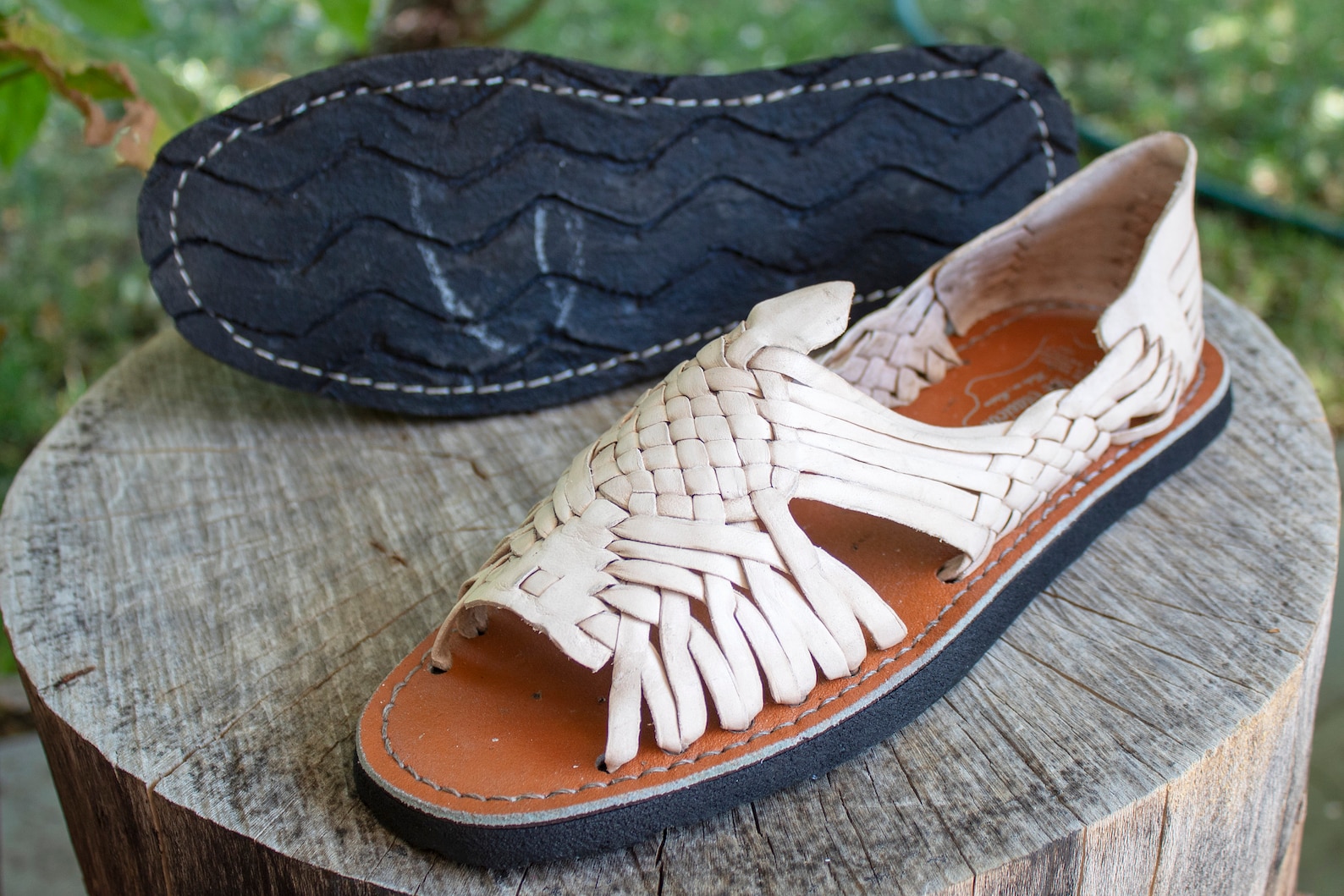 WOMENS LEATHER HUARACHES Sandals Vintage Style Made in Mexico With Tire ...